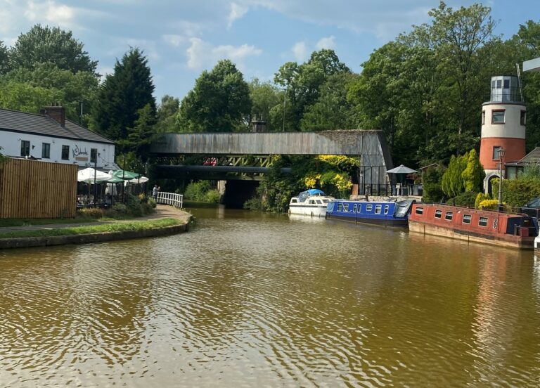 Live In Monton - Area Guide To Living In Monton